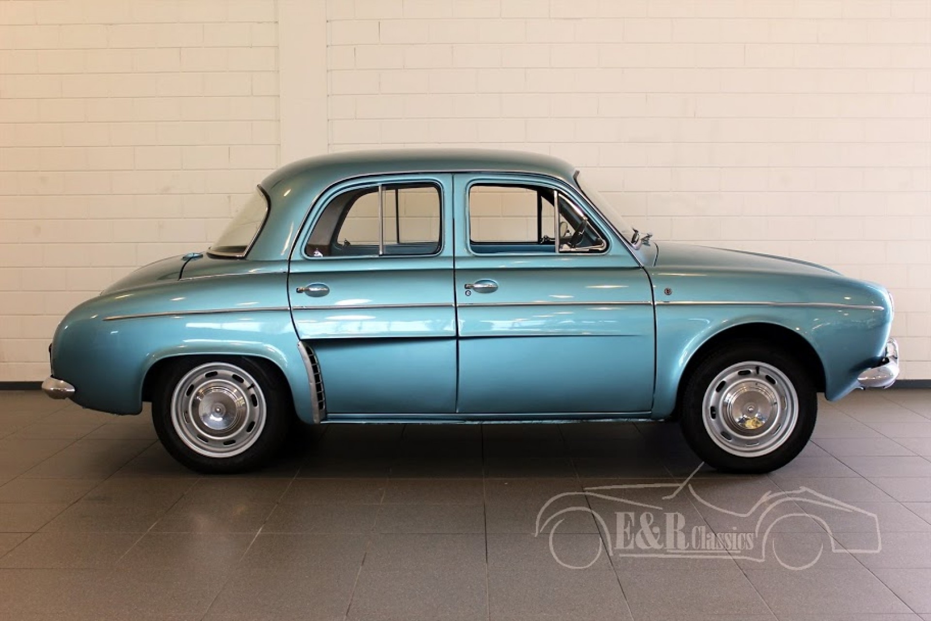 Renault Classic Cars | Renault oldtimers for sale at E & R Classic Cars!