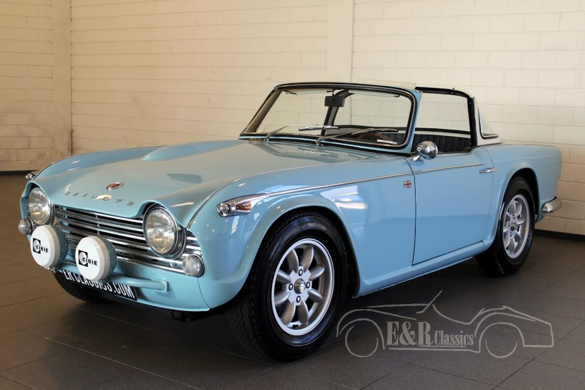 Triumph Classic Cars | Triumph oldtimers for sale at E & R Classic Cars!