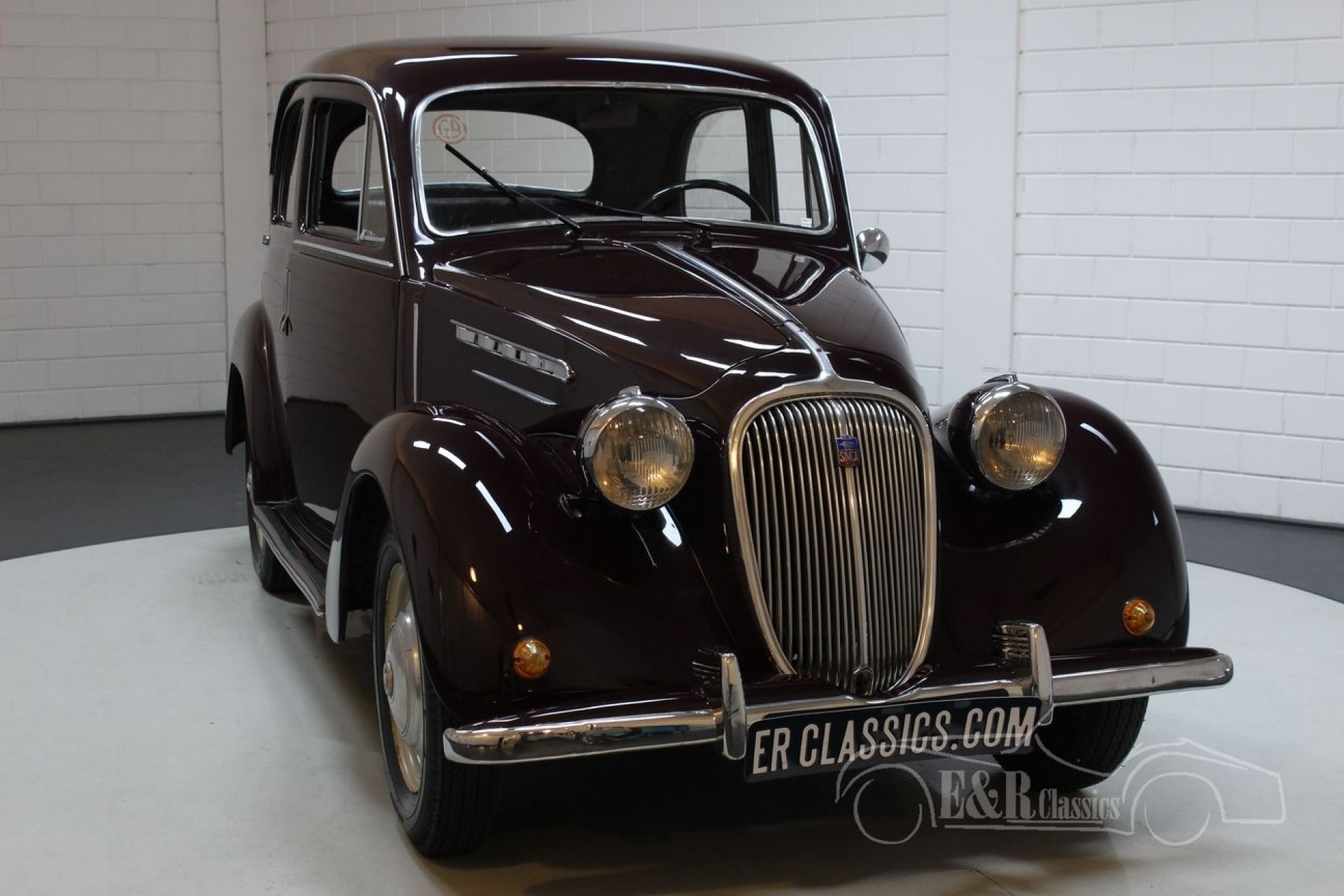 Simca 8 Berline 1950 for sale at ERclassics