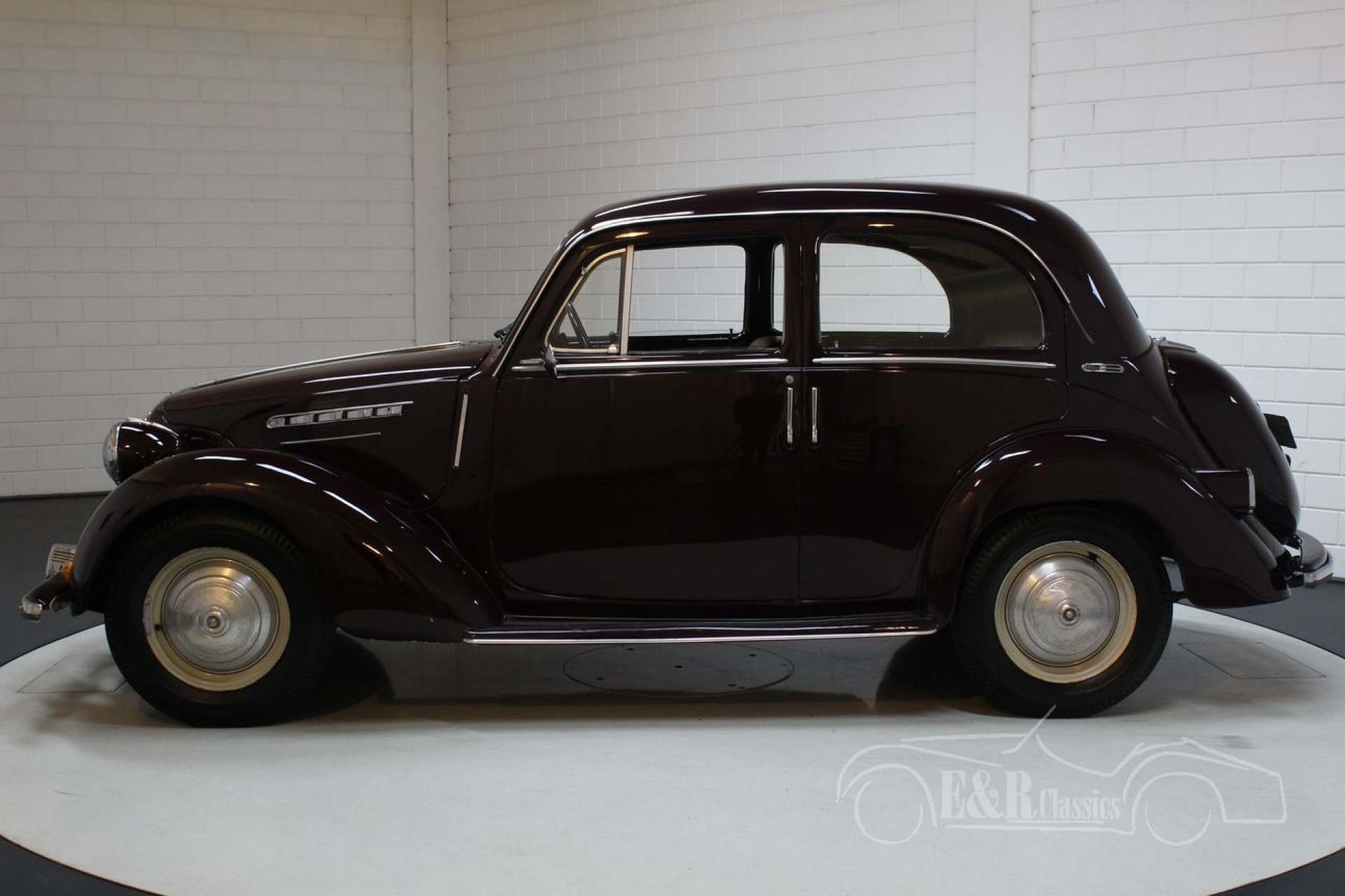 Simca 8 Berline 1950 till salu på ERclassics