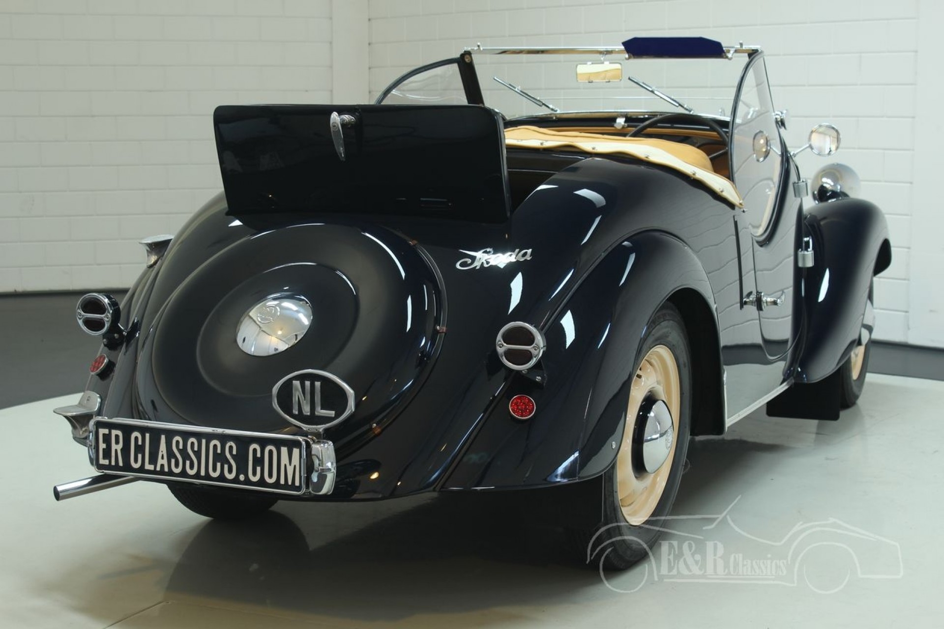 Skoda Popular II 420 Roadster 1937 for sale at Erclassics