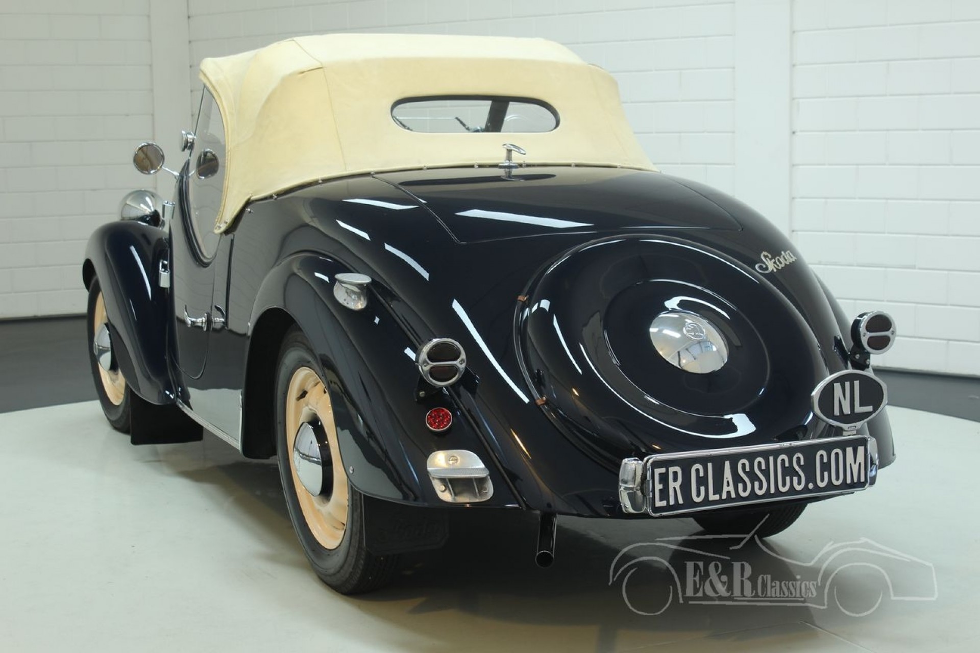 Skoda Popular II 420 Roadster 1937 for sale at Erclassics