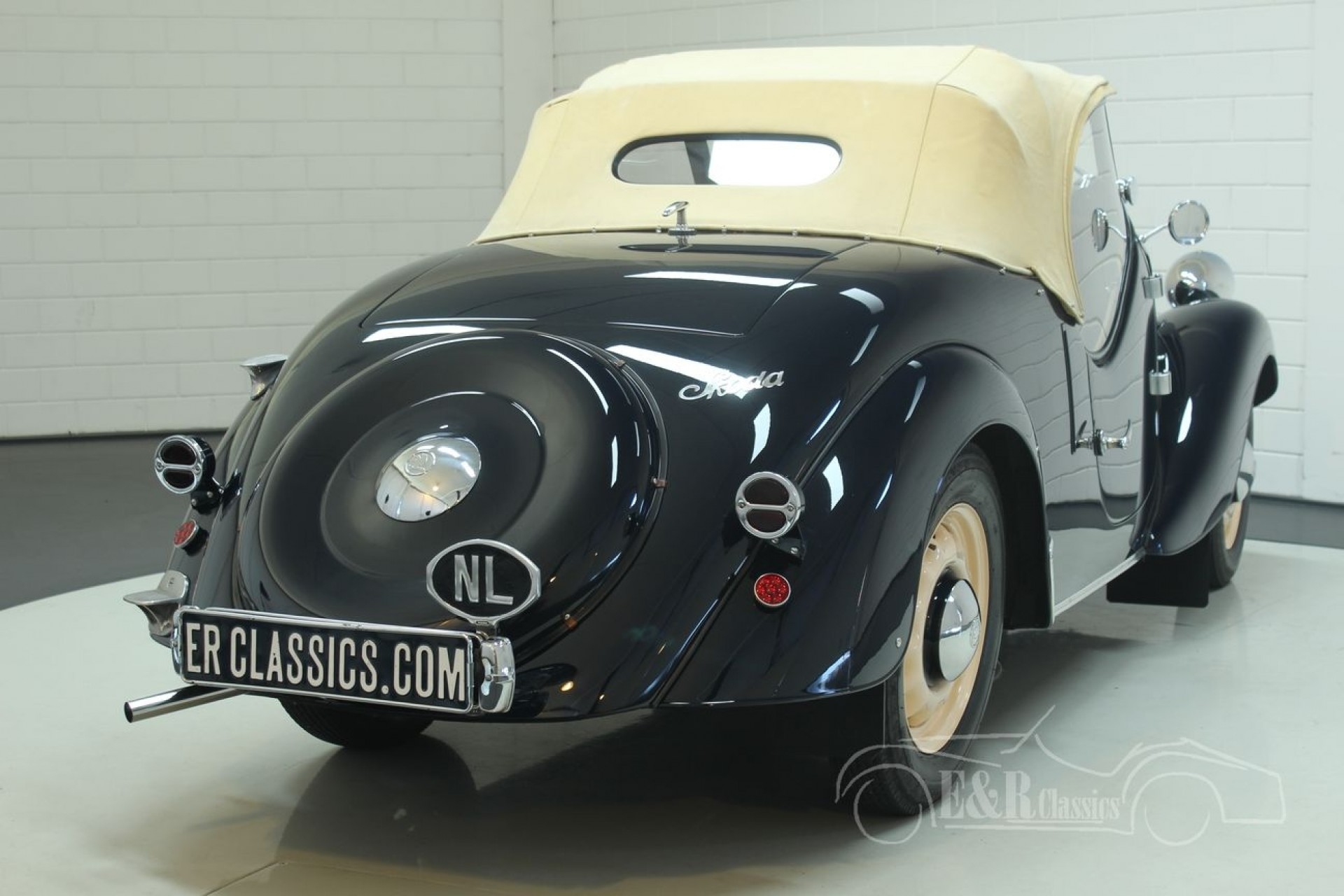 Skoda Popular II 420 Roadster 1937 for sale at Erclassics