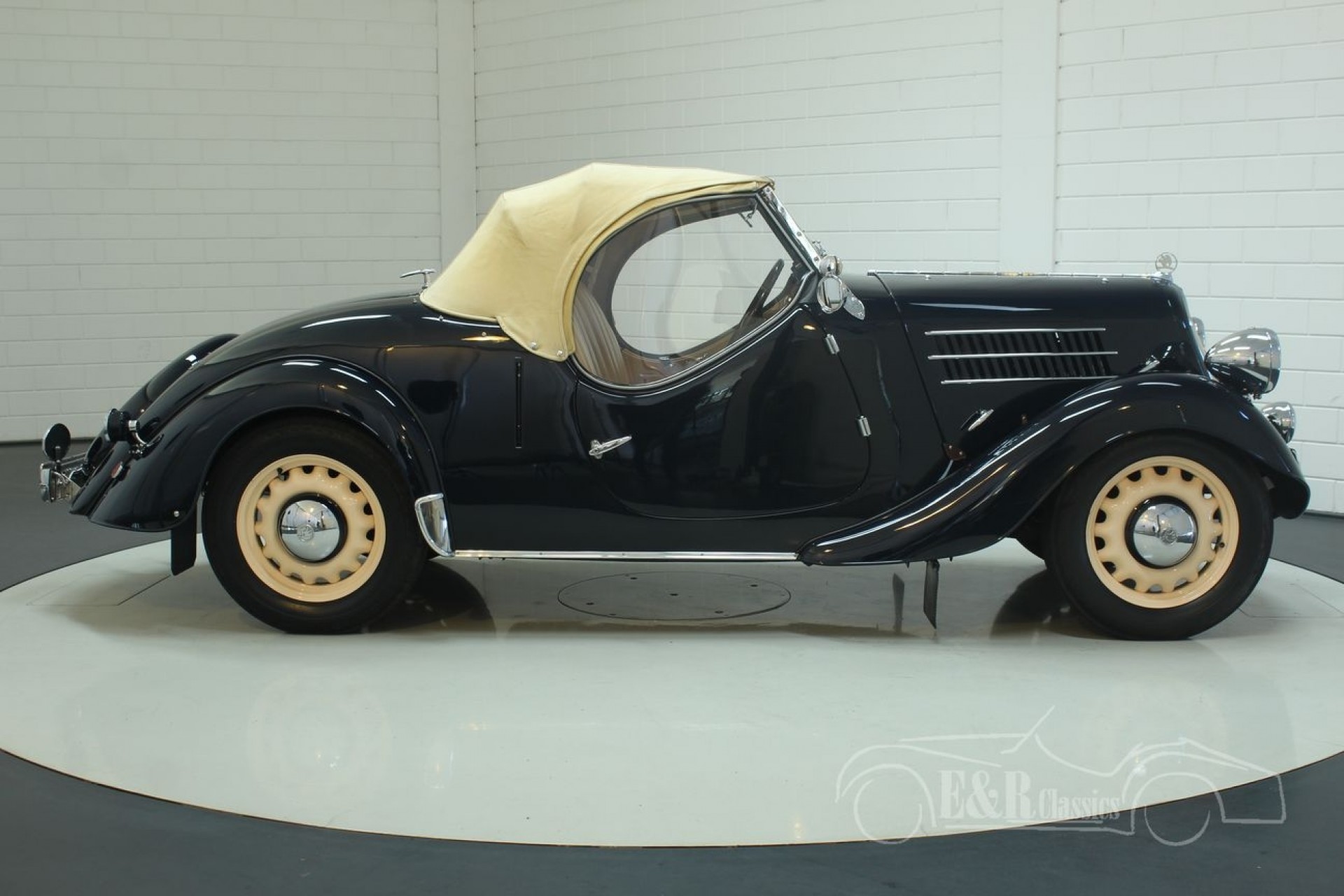Skoda Popular II 420 Roadster 1937 for sale at Erclassics
