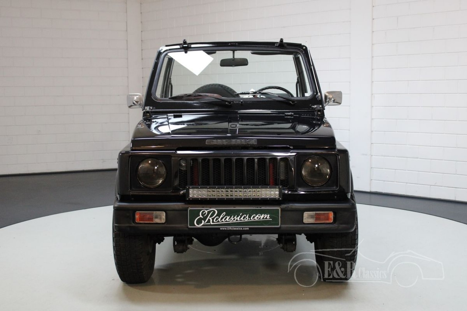 Suzuki SJ410 Q Deluxe 4x4 937 kilometers since engine overhaul 1984 for ...