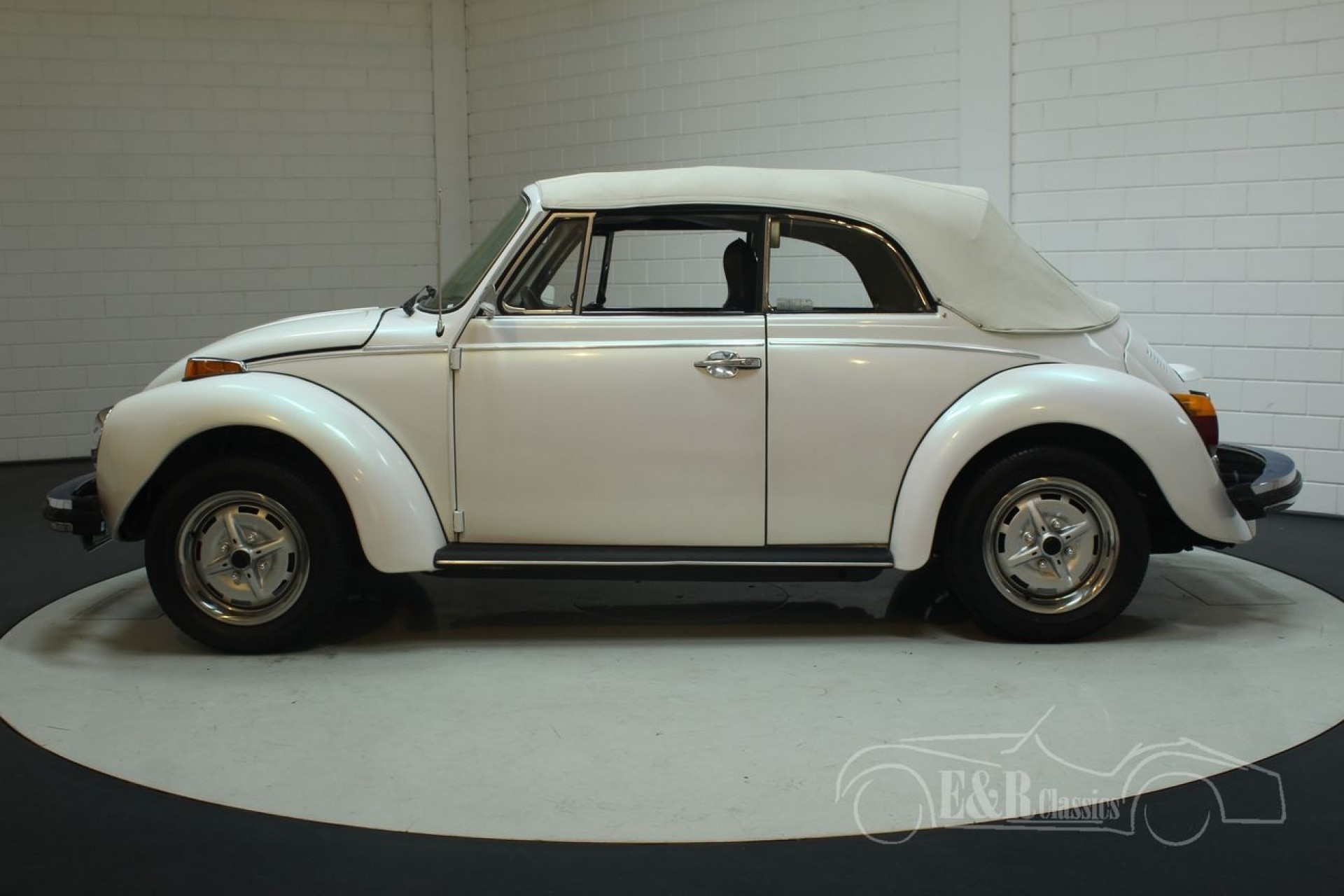 Volkswagen Beetle Cabriolet 1975 for sale at ERclassics