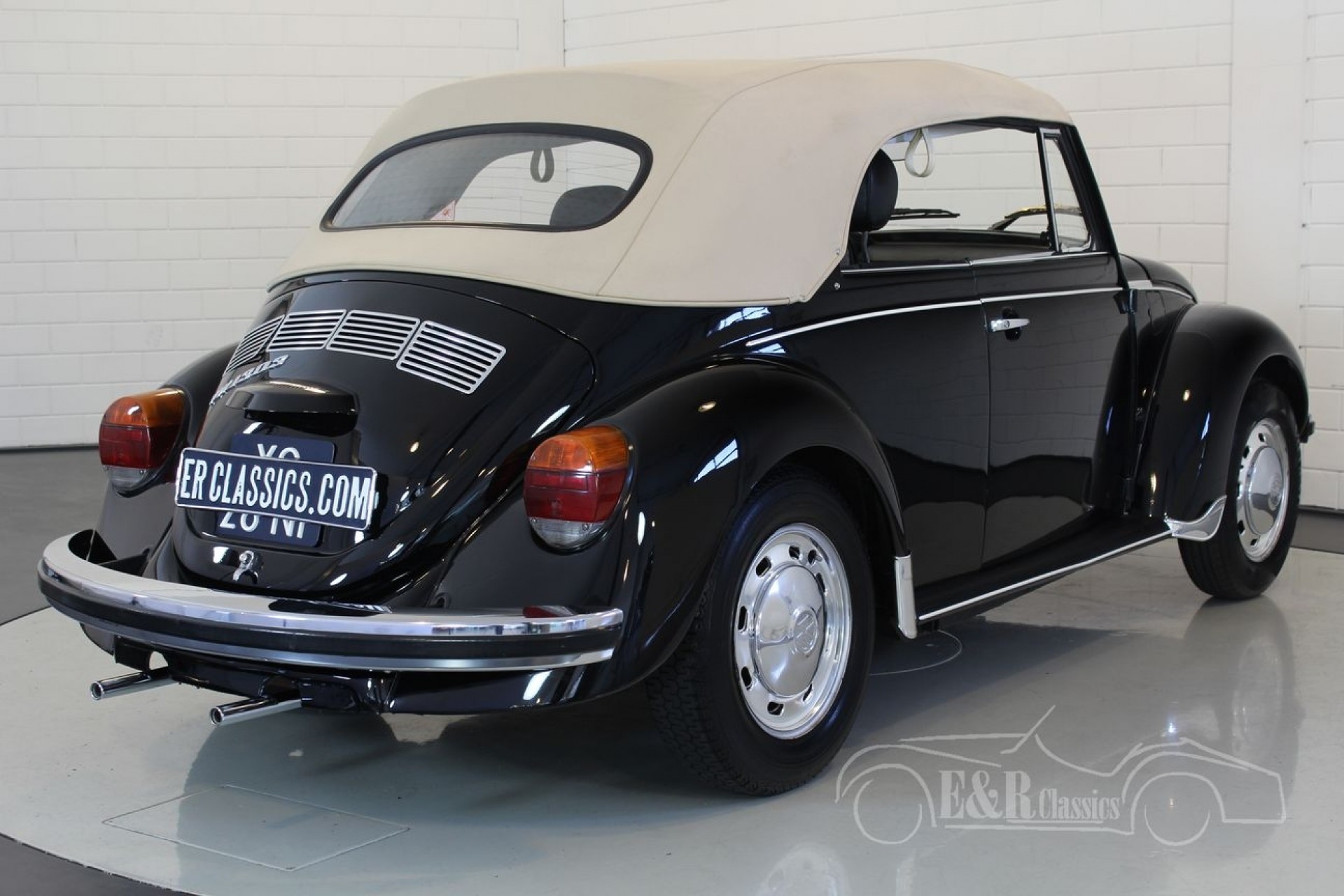 VW Beetle convertible 1975 for sale at ERclassics