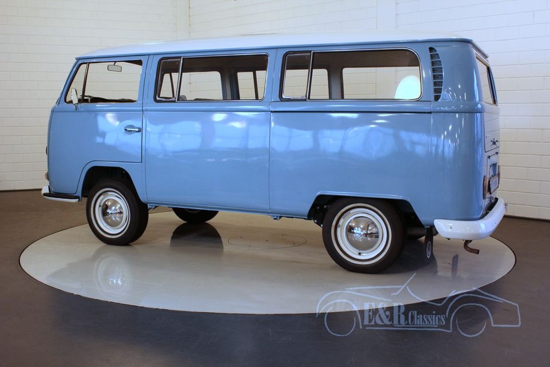 Volkswagen T2A Kombi 1969 for sale at ERclassics