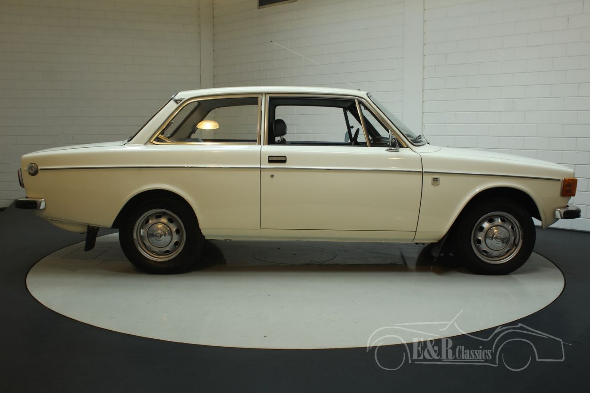 Volvo 142 De Luxe 1972 for sale at Erclassics