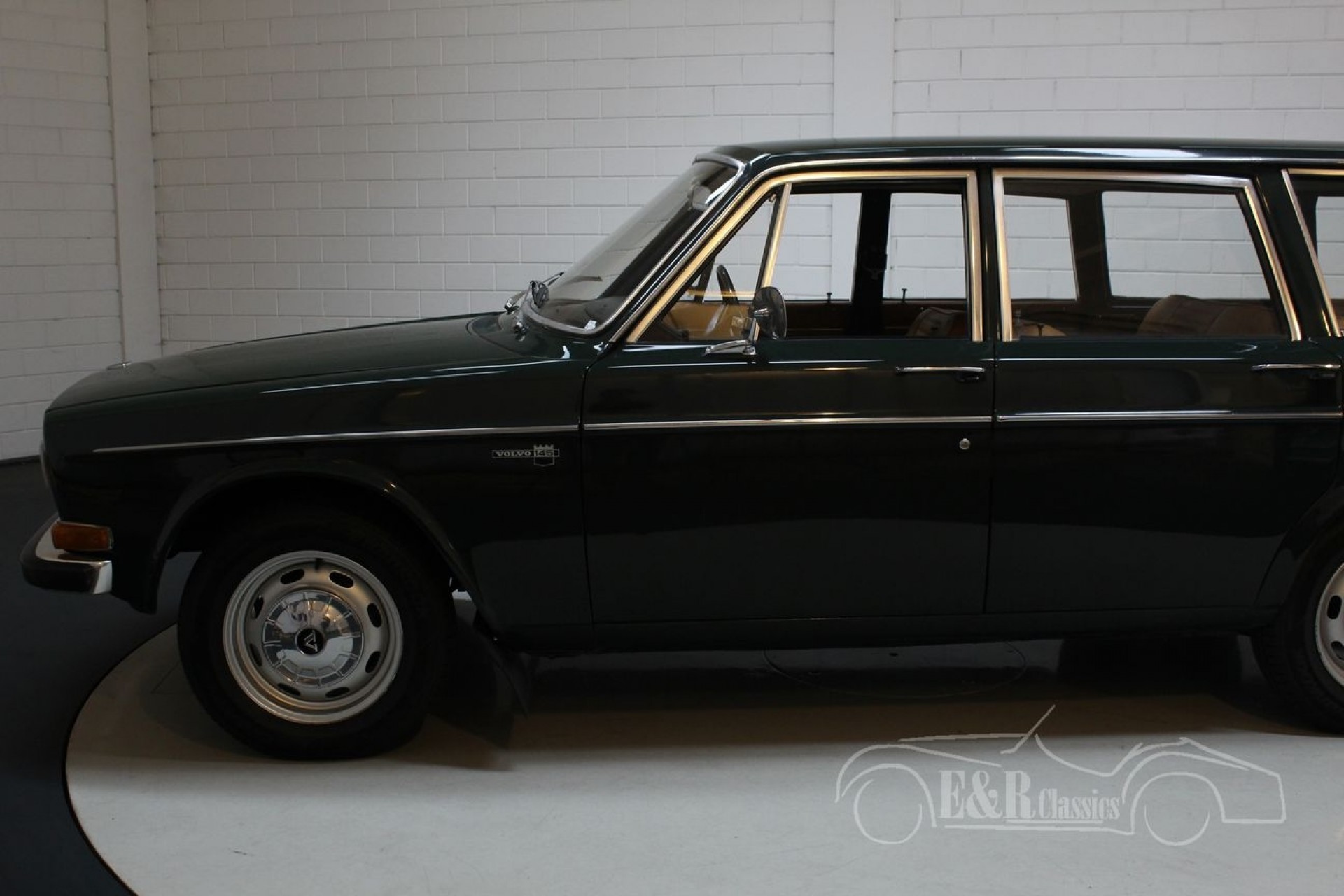 Volvo 145 De Luxe Kombi 1970 for sale at ERclassics