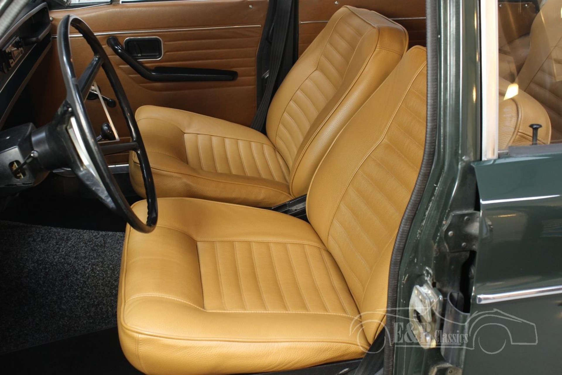 Volvo 145 De Luxe Kombi 1970 for sale at ERclassics