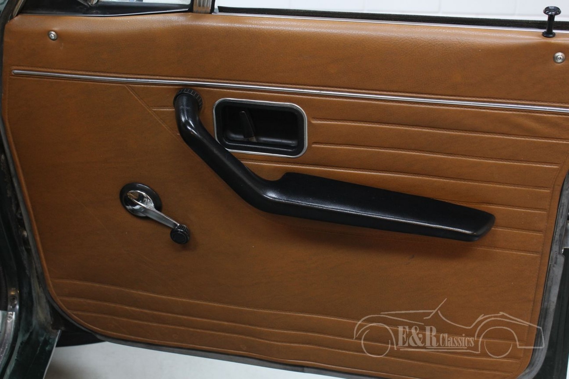 Volvo 145 De Luxe Kombi 1970 for sale at ERclassics