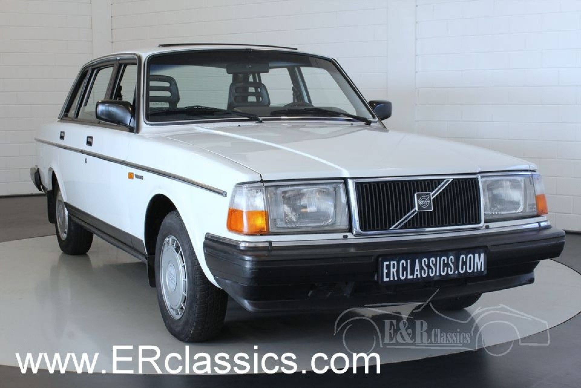 Volvo 240 GL sedan 1988 for sale at ERclassics