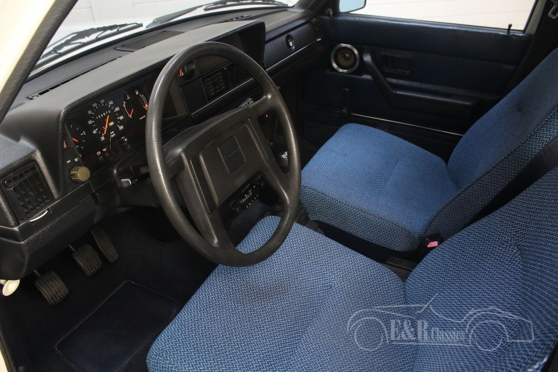 Volvo 240 DL Sedan 1985 for sale at ERclassics