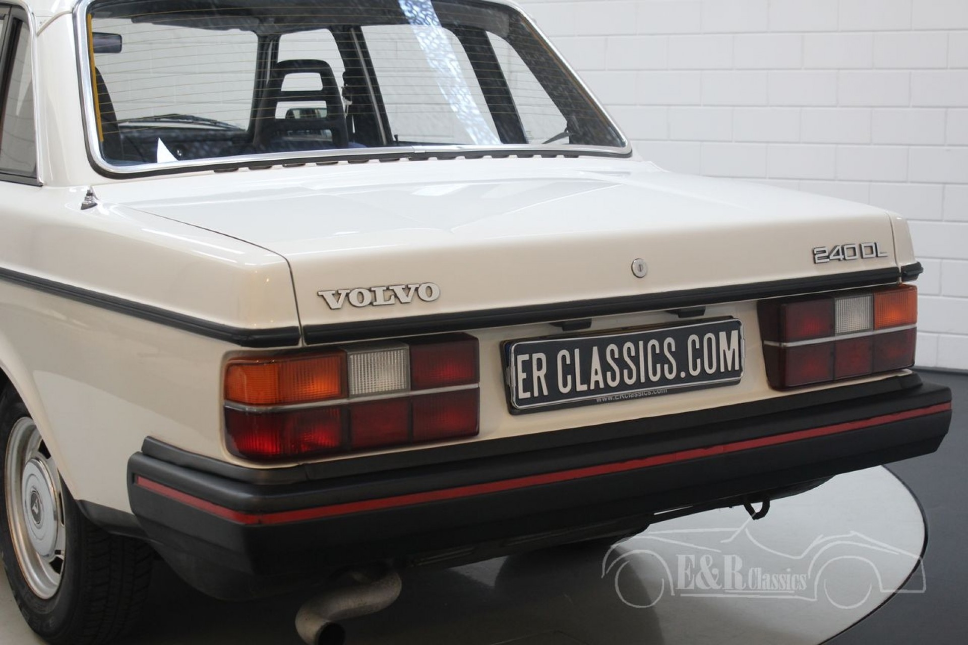 Volvo 240 DL Sedan 1985 for sale at ERclassics