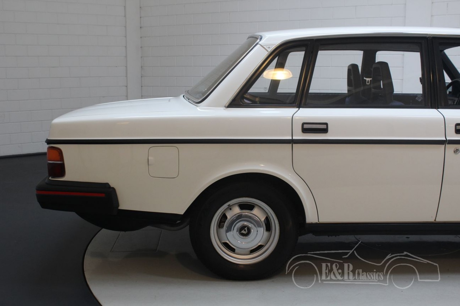 Volvo 240 DL Sedan 1985 for sale at ERclassics